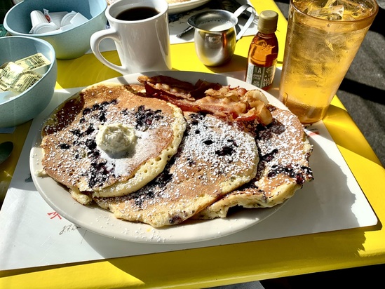 Wee Packet, Dennis - Restaurant menu, prices and reviews