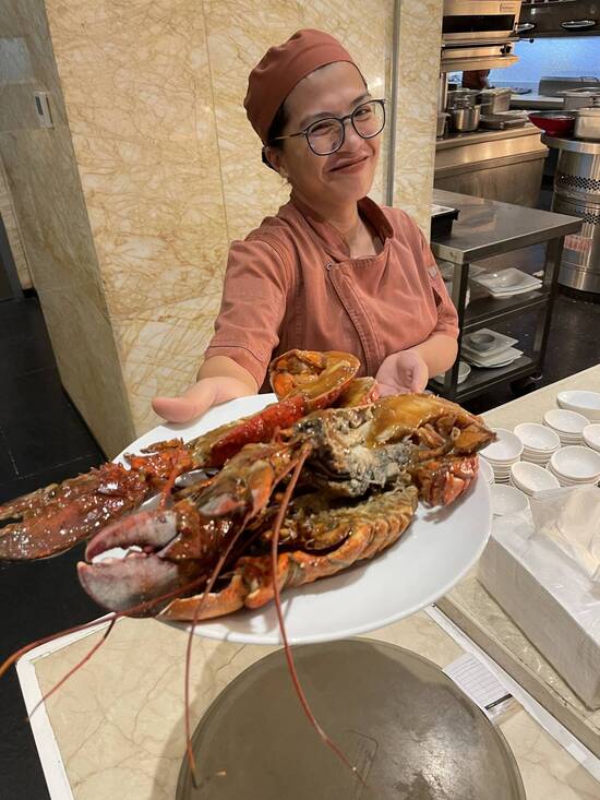 Fresh International Buffet, Parañaque - Restaurant menu, prices and reviews