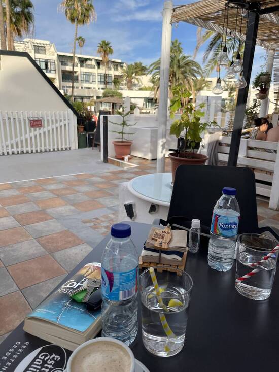 Playa Roca POOL Restobar, Costa Teguise - Menú del restaurante, precios ...