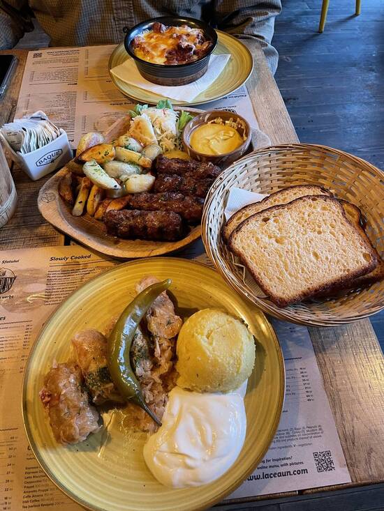 La Ceaun - Piata Sfatului, Brașov - Restaurant menu, prices and reviews