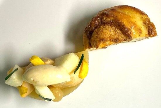 MOON, Bergen - Restaurant menu, prices and reviews