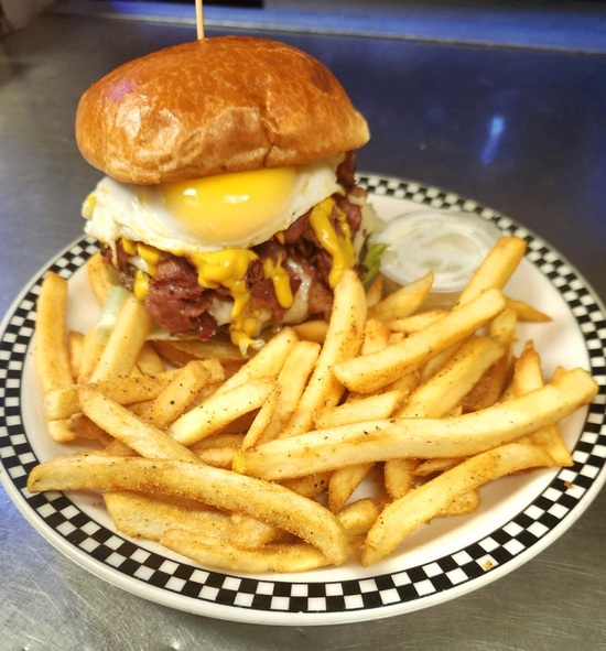 Bombshells Bar and Grill, Victorville - Restaurant menu, prices and reviews