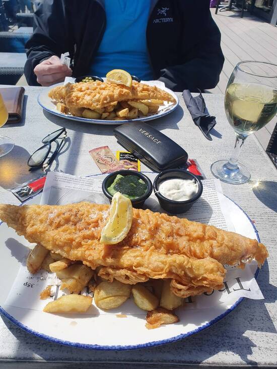 The Hatfield Hotel, Lowestoft - Restaurant menu, prices and reviews
