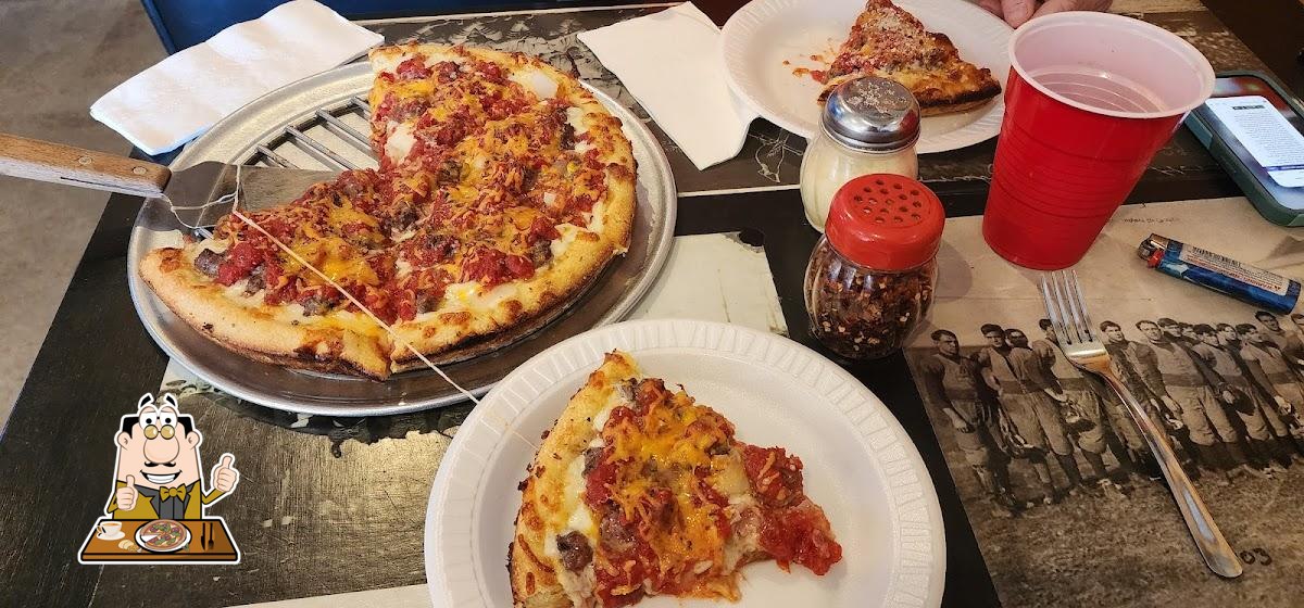 Roscoe's Pizza in Cedar Rapids - Restaurant menu and reviews