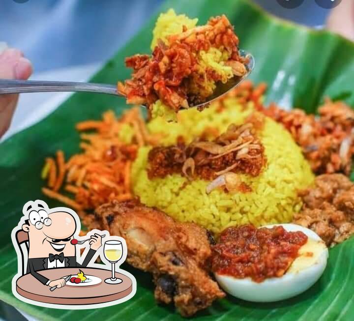 Warung nasi kuning mama Anna restaurant, Teluk Ambon