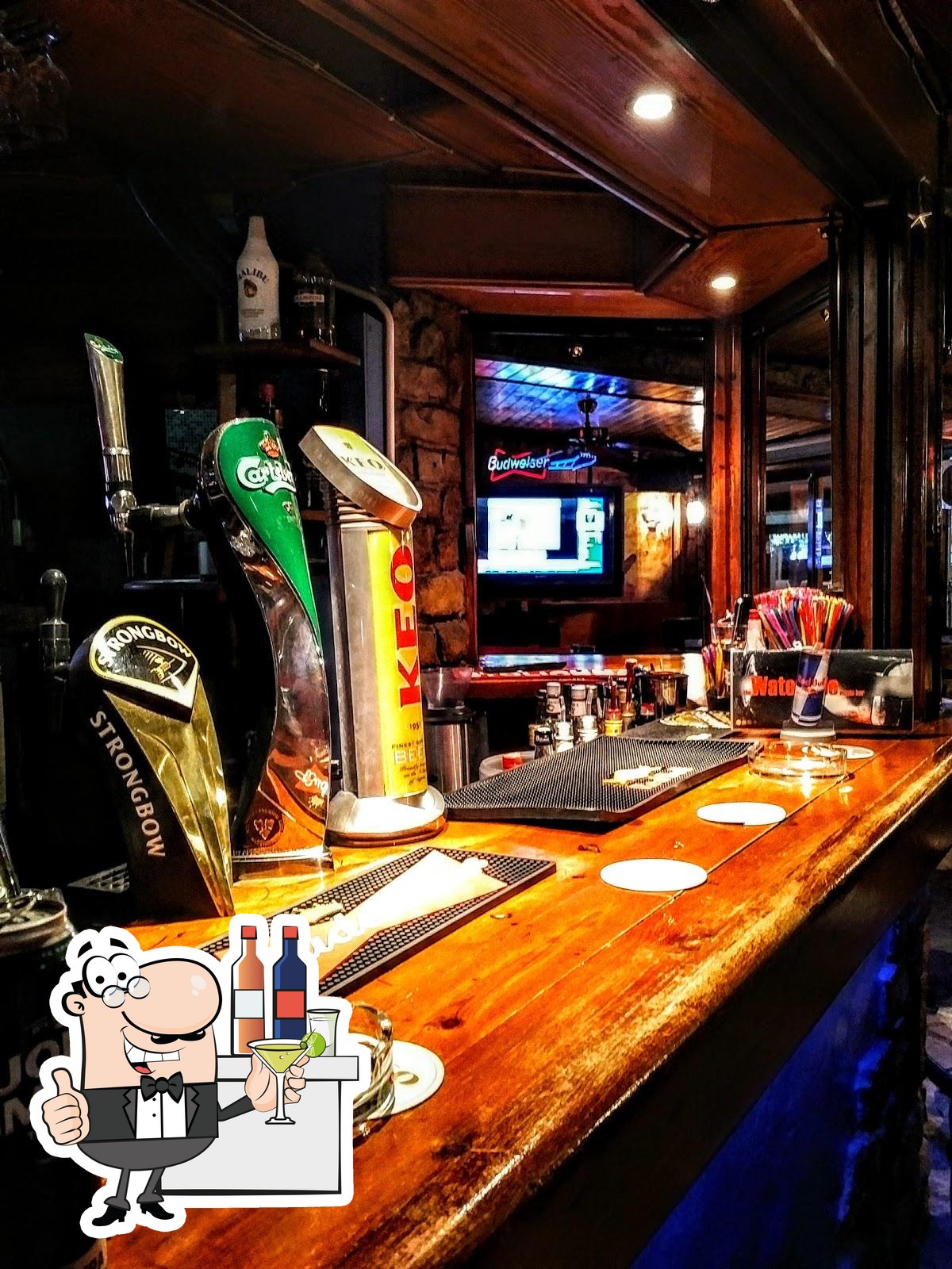 Waterhole Bar, Paphos - Restaurant reviews