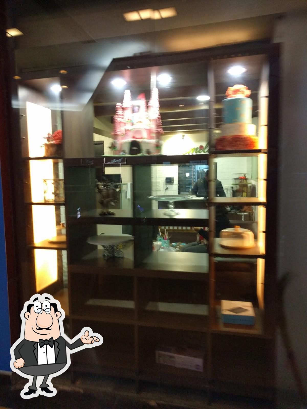 Creme Castle, Greater Noida - Restaurant menu, prices and reviews