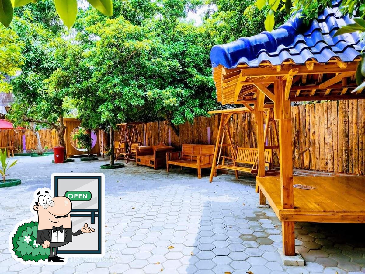 Restaurante WISATA KULINER & KOLAM RENANG " SEGORO BIRU ", Sumberarum ...