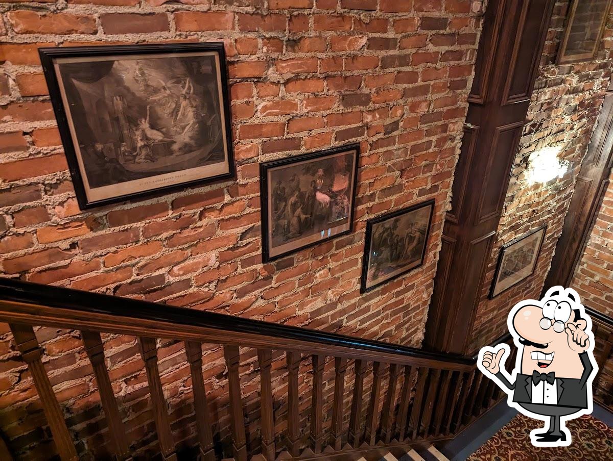Bailey's Restaurant, Winnipeg - Restaurant menu, prices and reviews