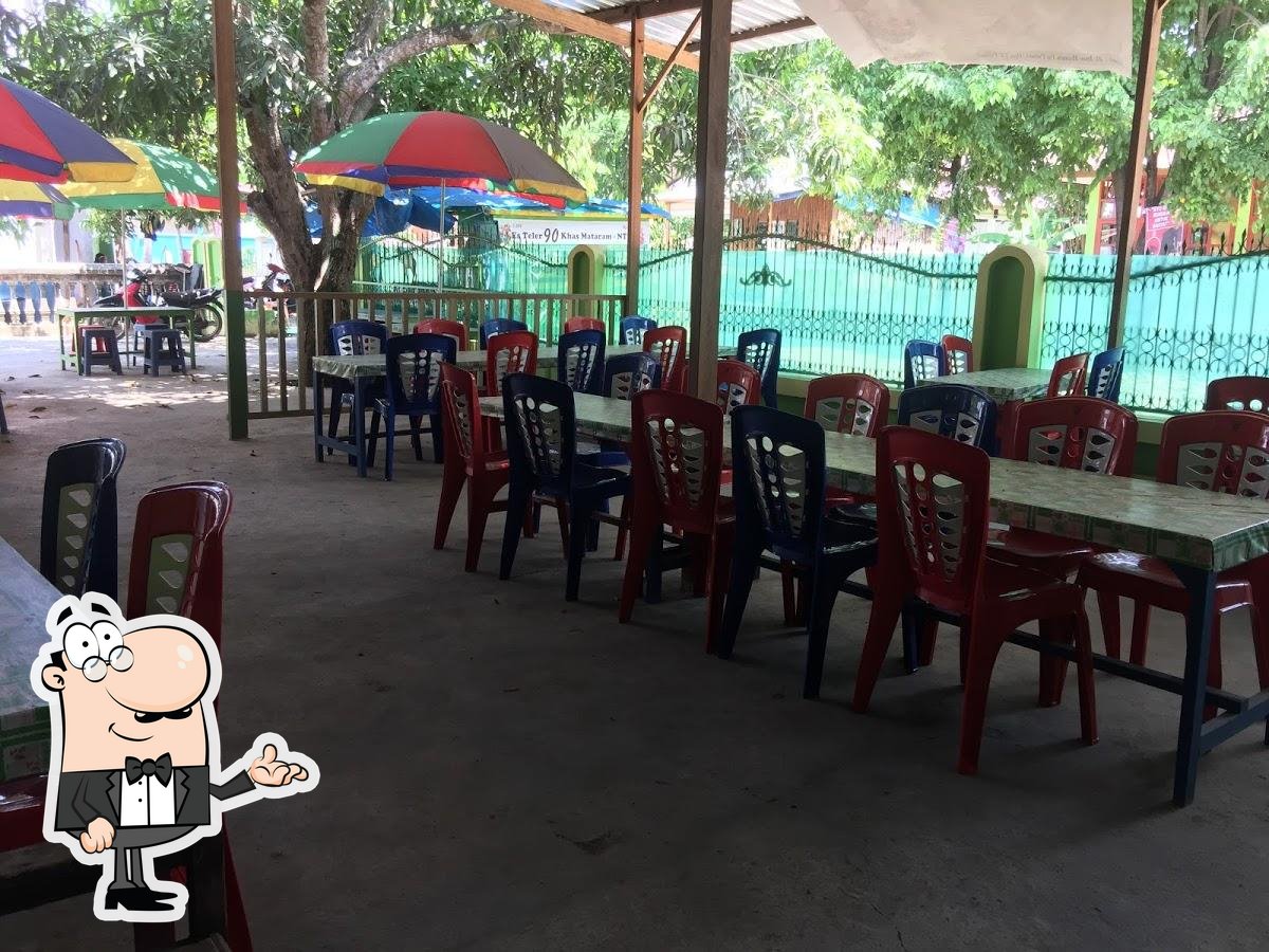 Es Teler 90 Khas Mataram restaurant, Pattallassang - Restaurant reviews