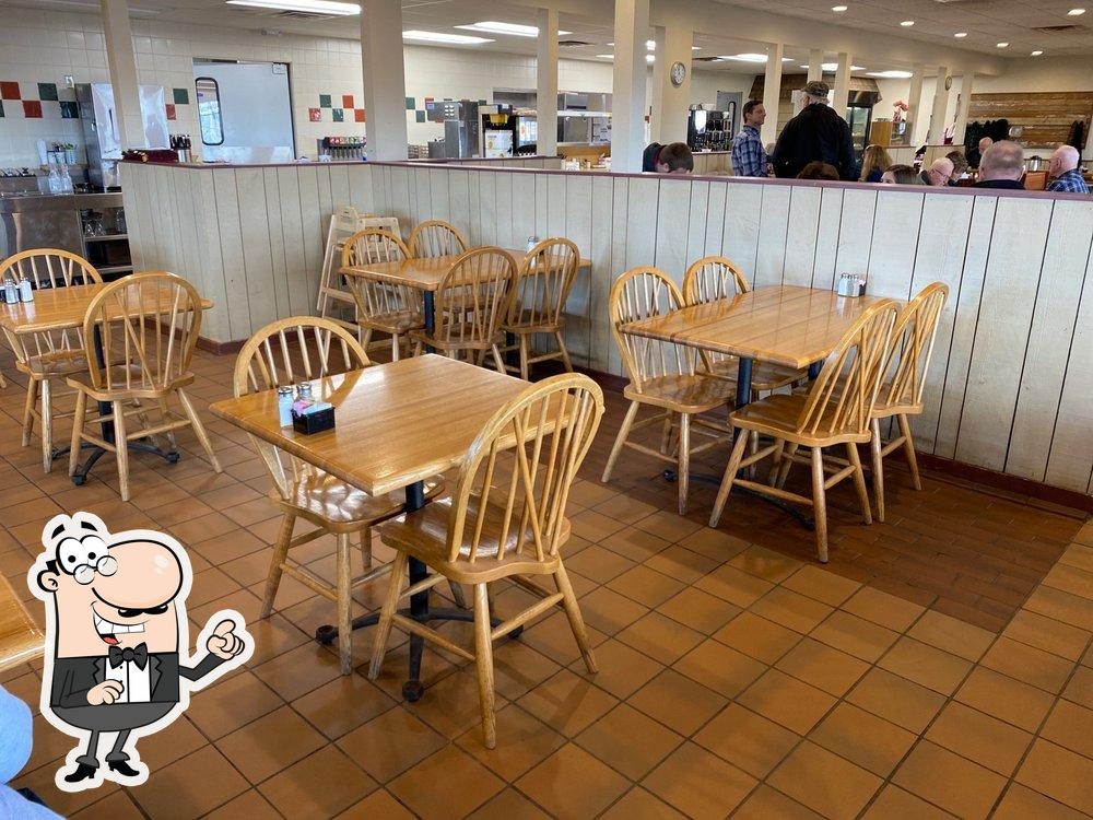 Blue Line Junction, 24425 MN-60 in Worthington - Restaurant reviews