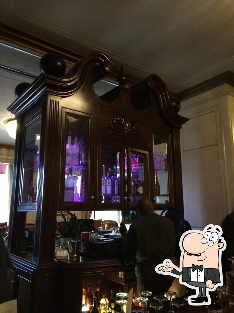 Lobby Court Bar in Cleveland - Restaurant reviews