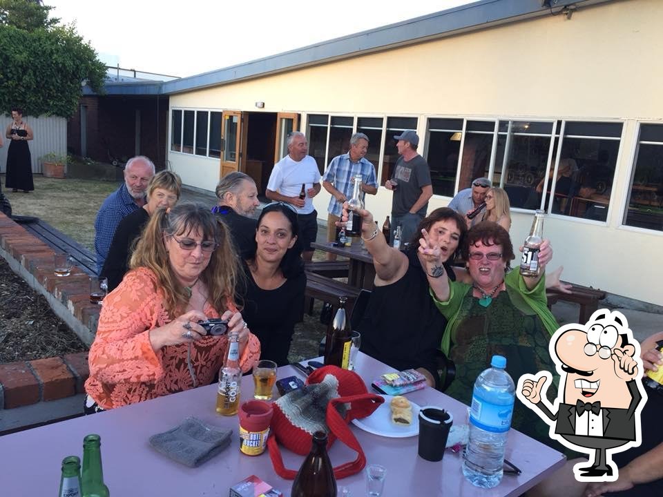 Empire Sports & Garden Bar Restaurant in Feilding - Restaurant reviews