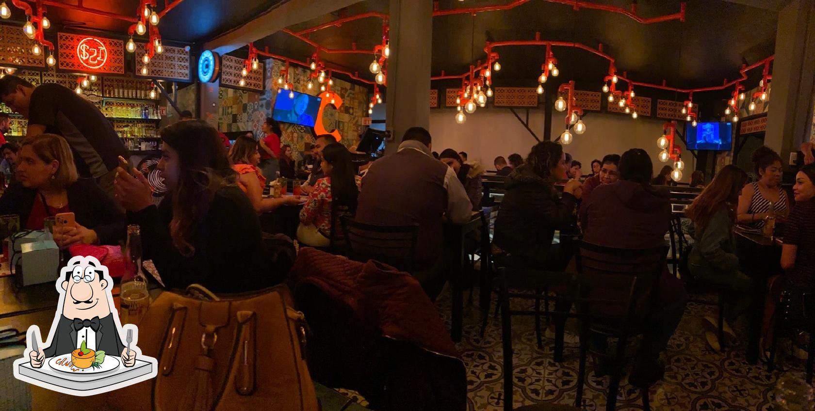 Cervecería Chapultepec pub & bar, San Miguel de Allende - Restaurant ...