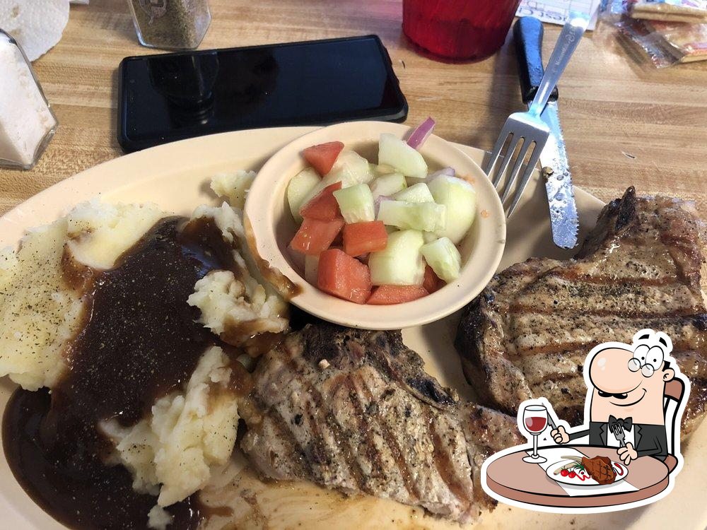 Howie's Family Restaurant in Bushnell - Restaurant menu and reviews