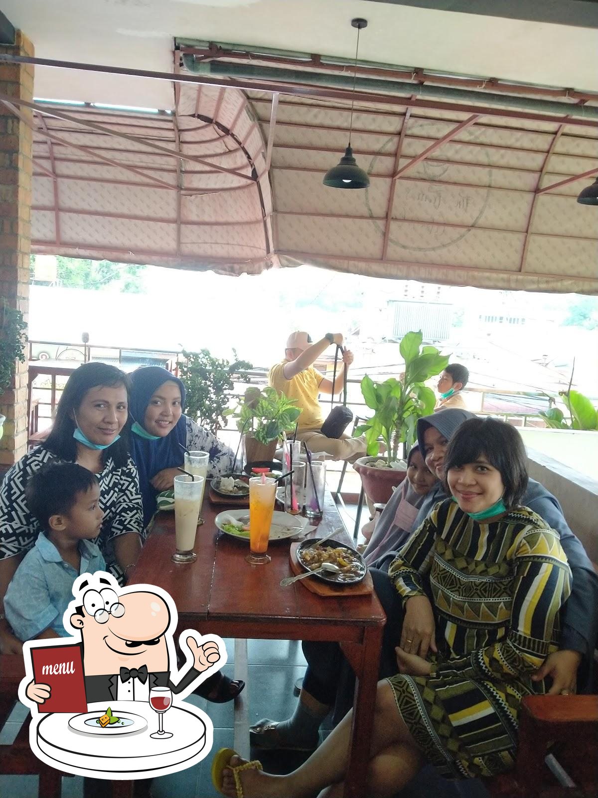 THE FAM's Cafe and Resto, Cendana - Restaurant reviews