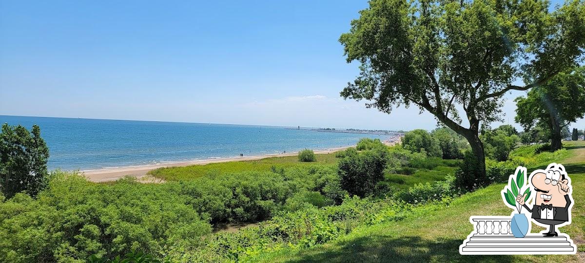 North Beach Oasis, 100 Kewaunee St in Racine - Restaurant reviews