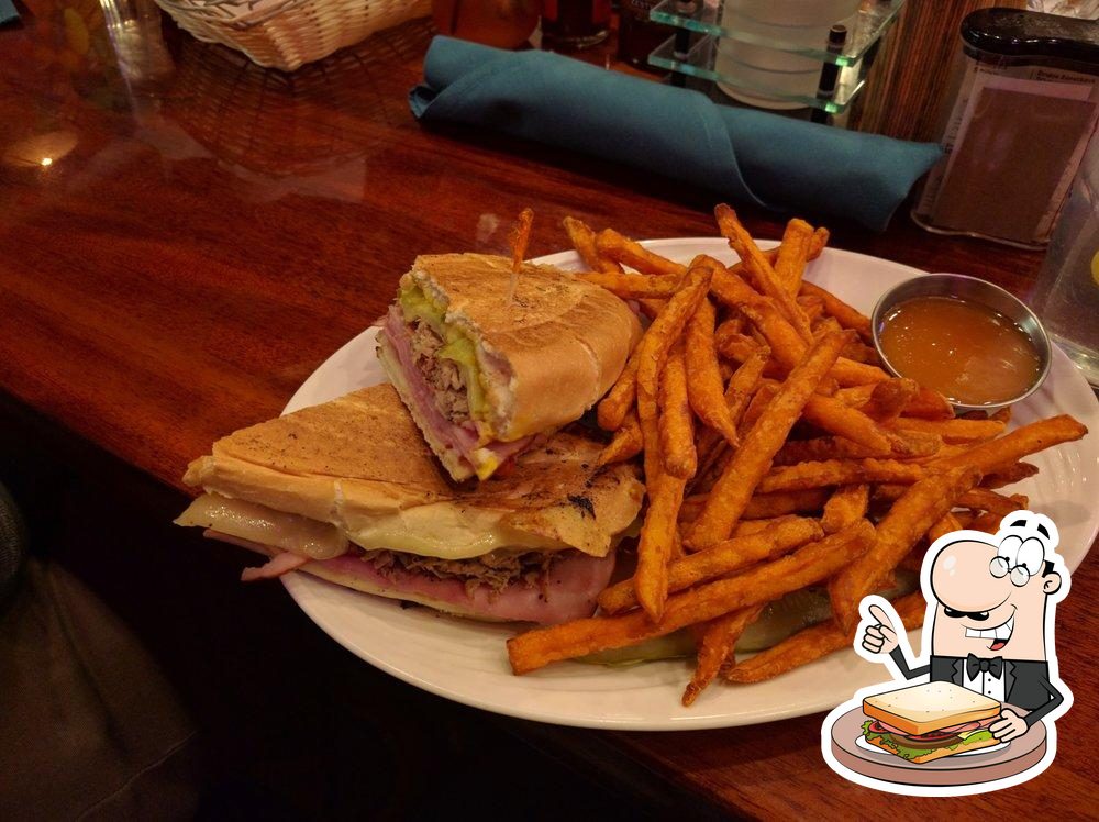 Three Li'l Pigs Barbeque in Daleville - Restaurant menu and reviews