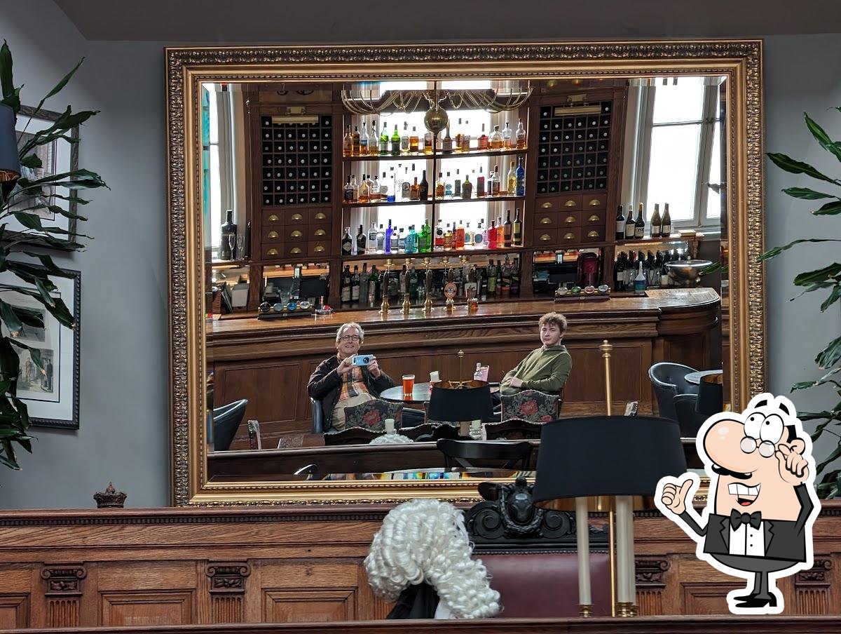 The Old Courthouse, Cheltenham - Restaurant menu, prices and reviews