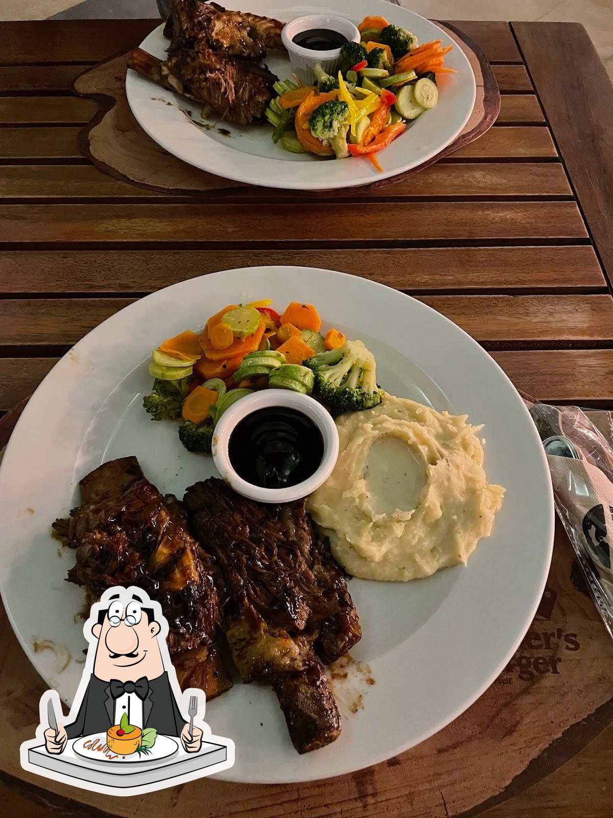 Chicken & Ribs restaurant, Cairo, 368C+QVG - Restaurant reviews
