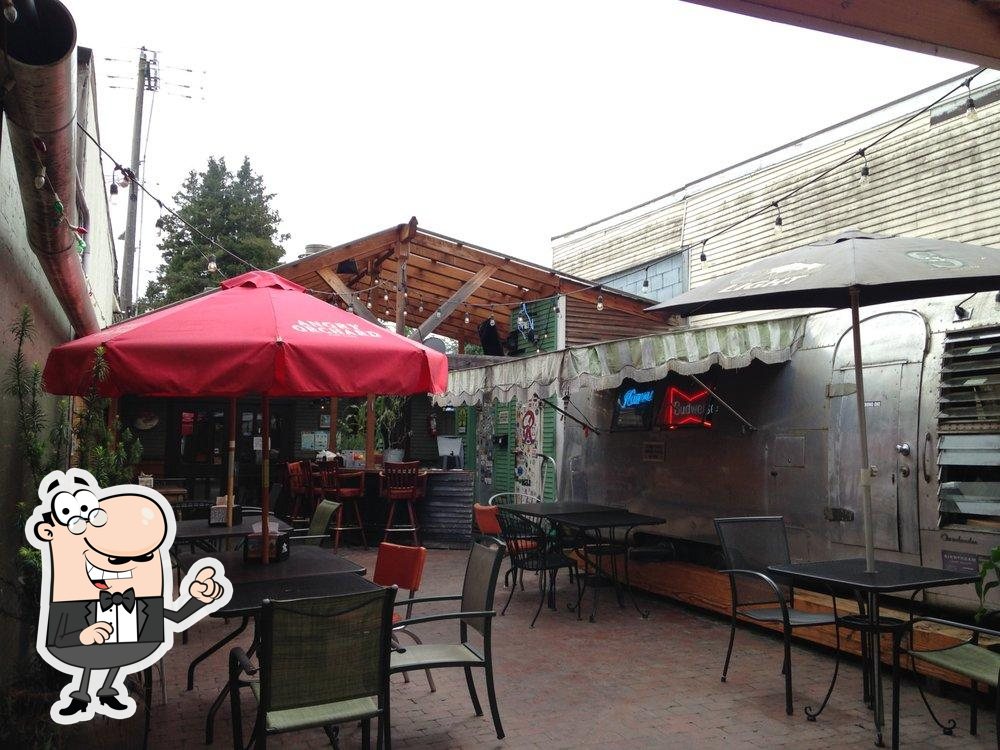 Loretta's Northwesterner, Seattle - Restaurant menu, prices and reviews
