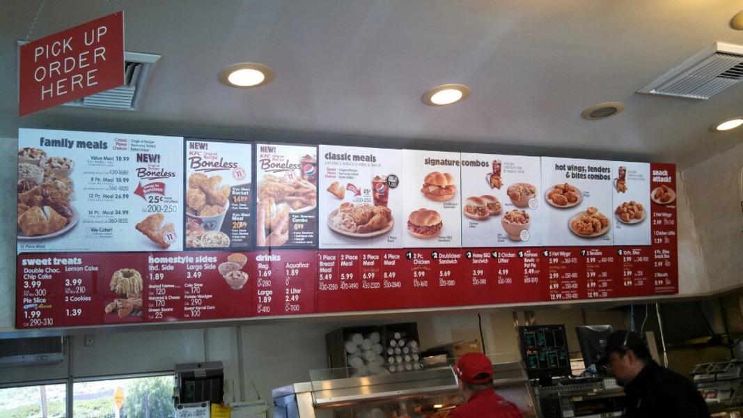 Menu at KFC fast food, San Diego, Alemania Rd