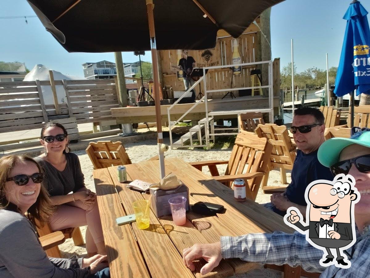 Row Boat Willie's Dock Bar in Edgemere - Restaurant menu and reviews