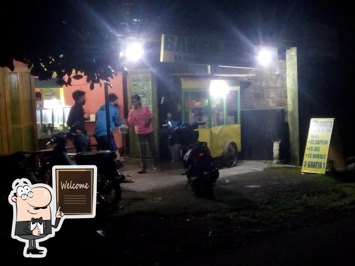 ES CAPCIN DAN BAKSO RIZKI, Genteng Wetan - Menú del restaurante ...