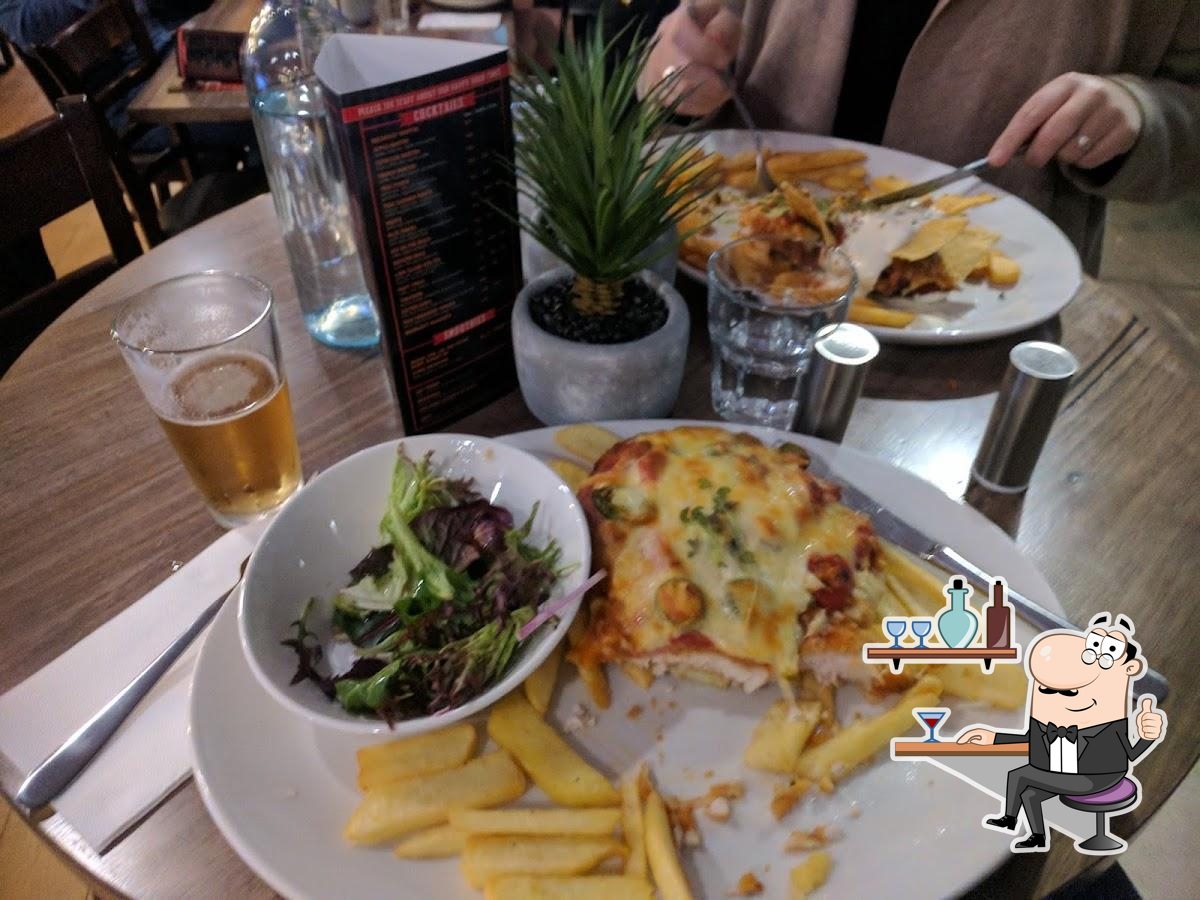 Trax in Bonbeach - Restaurant menu and reviews