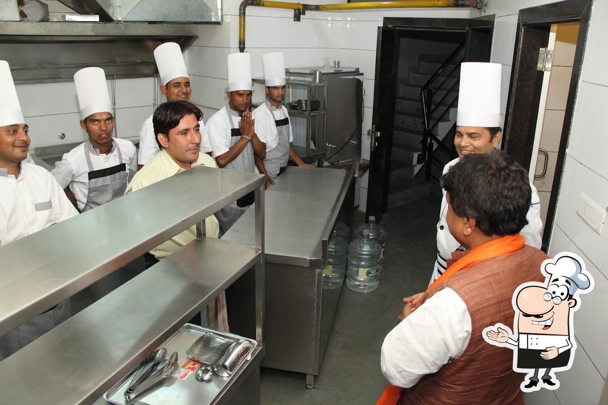 Vrindavan Restaurant, Indore, Plot No. 65 - Restaurant reviews