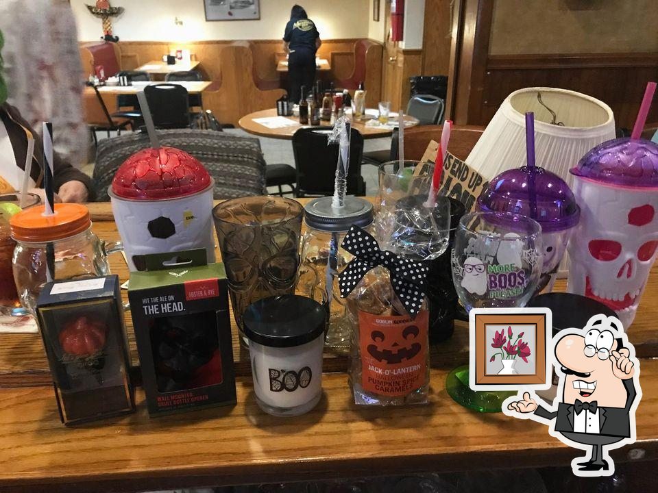 Mercantile Club in Emmaus - Restaurant menu and reviews