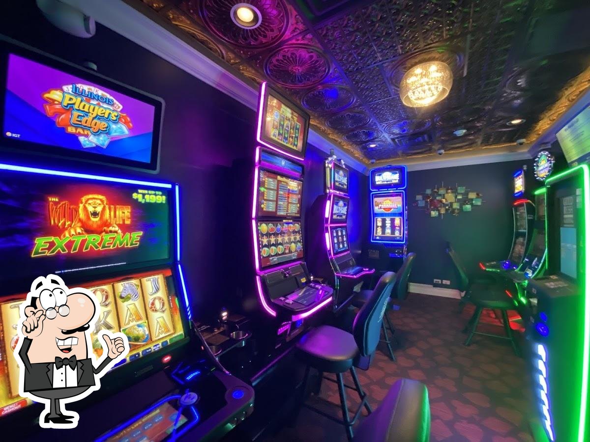 Danny's Gaming Cafe in Stone Park - Restaurant reviews