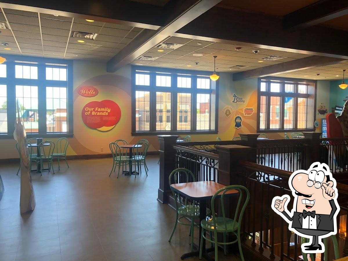 Postres Wells Visitor Center & Ice Cream Parlor, Le Mars - Carta del ...