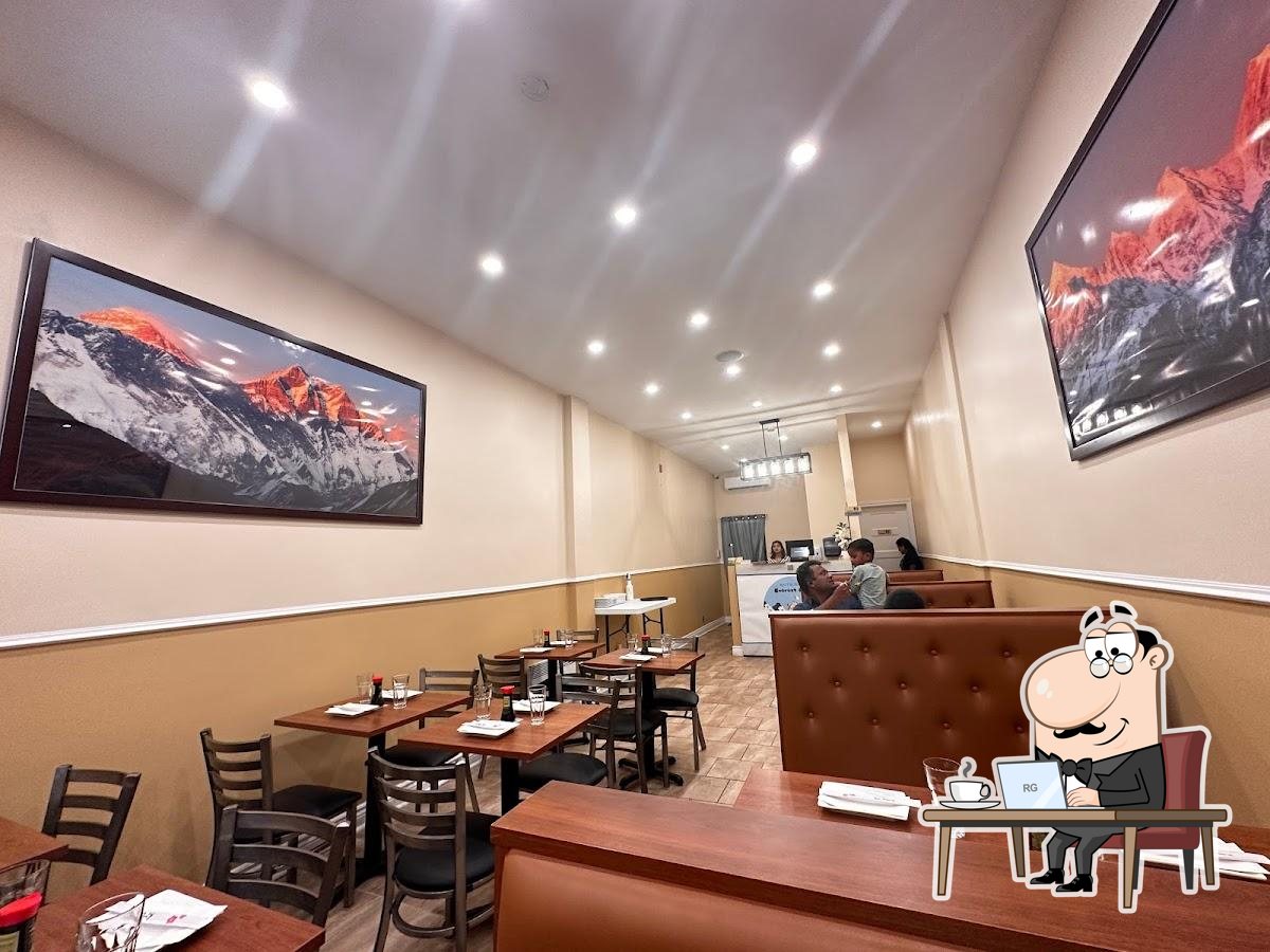 Everest Momo in Montréal - Restaurant menu and reviews