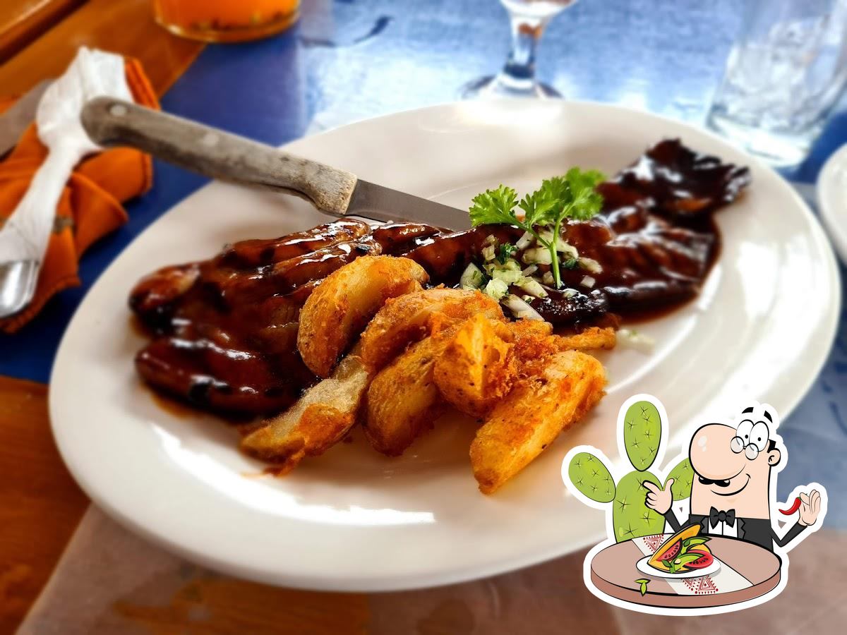 Mooon Cafe - Escaño Beach, Dumaguete - Restaurant reviews