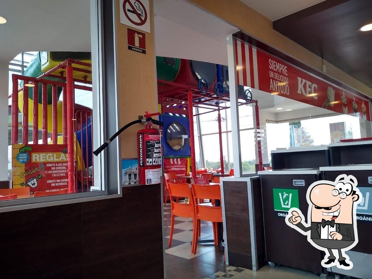 Kentucky Fried Chicken restaurant, Tecámac de Felipe Villanueva, Carr ...