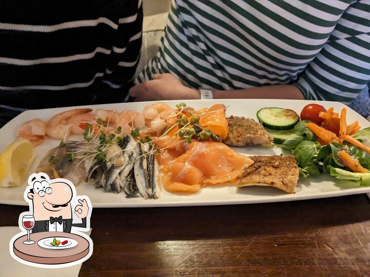 Golden Fox in Sturminster Marshall - Restaurant menu and reviews