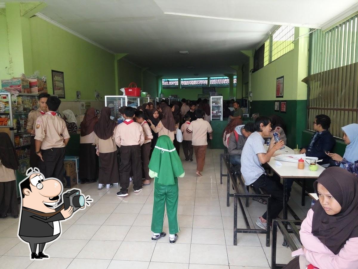 Café Sate Taichan Al Azhar (Kantin Al Azhar), Cianjur - Opiniones del ...