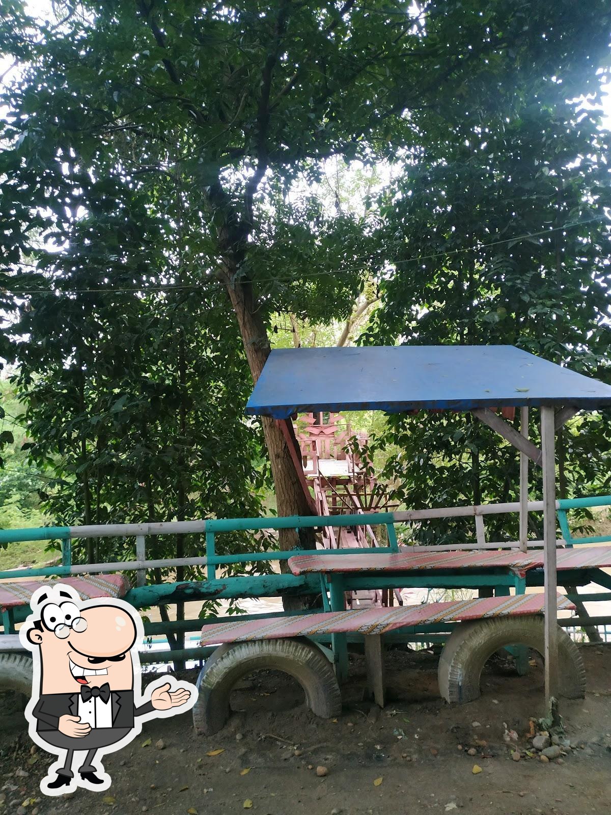 Warung mie SOP pinggir sunge laut dendang, Medan Estate - Menú del ...