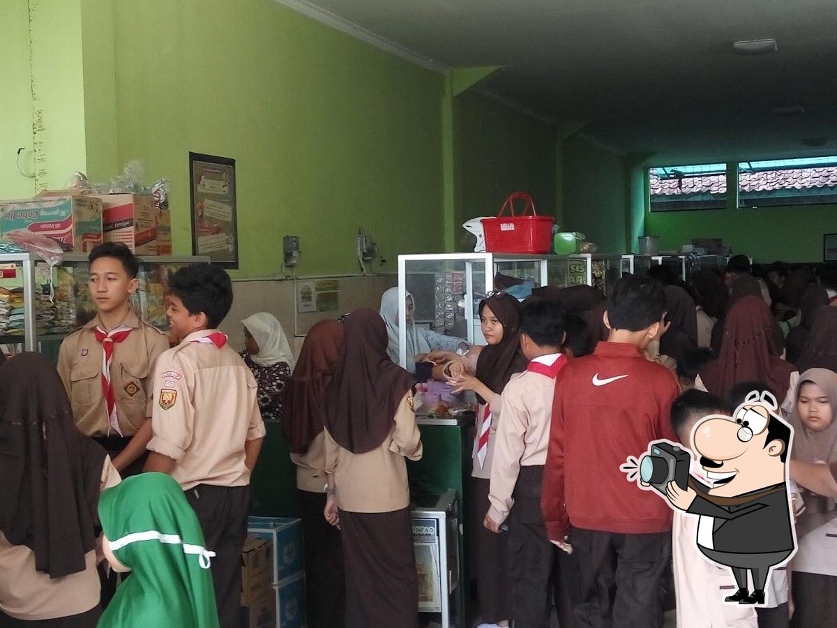 Café Sate Taichan Al Azhar (Kantin Al Azhar), Cianjur - Opiniones del ...