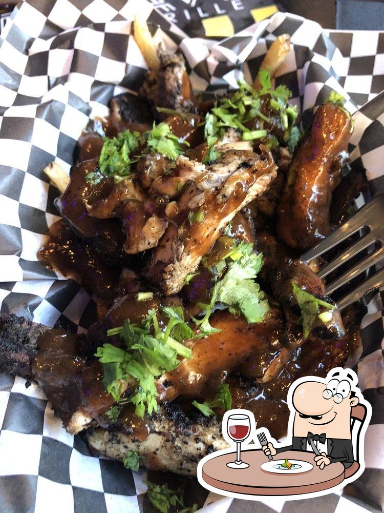 Phlavz Bar & Grille in Chicago - Restaurant reviews