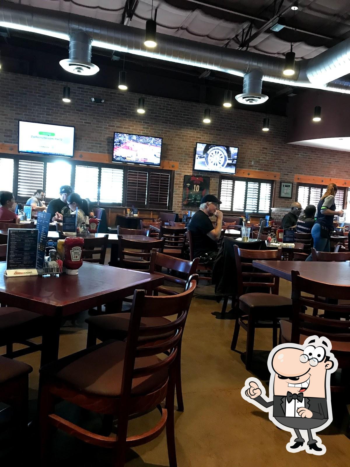 Zipps Sports Grill, Phoenix - Restaurant menu, prices and reviews