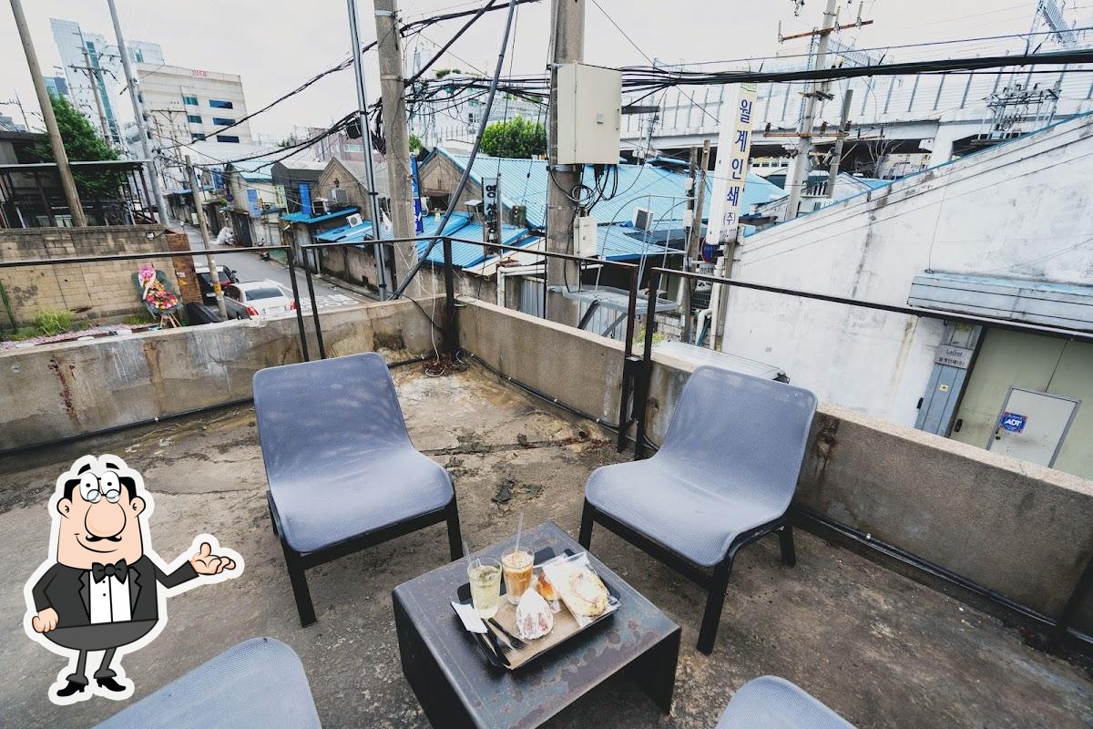 Cafe Onion Seongsu, Seoul - Restaurant menu, prices and reviews