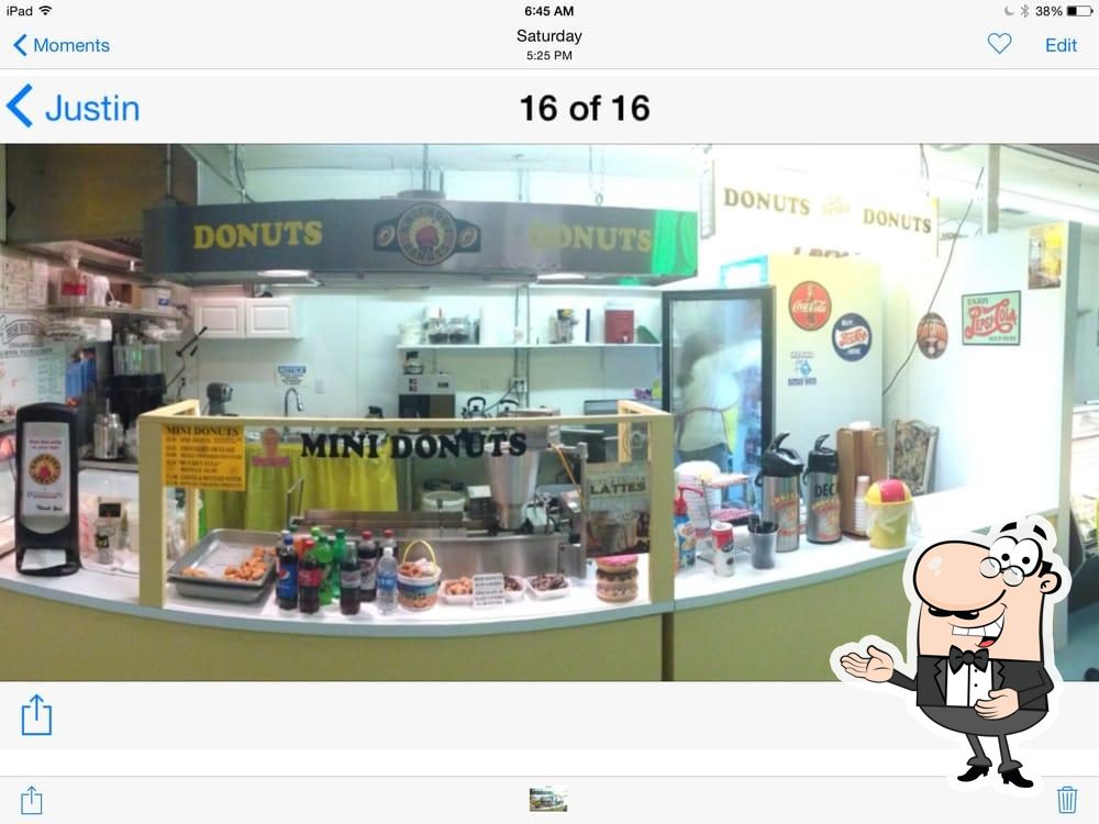 Knockout Mini Donuts Renninger's Flea Market in Mount Dora - Restaurant ...