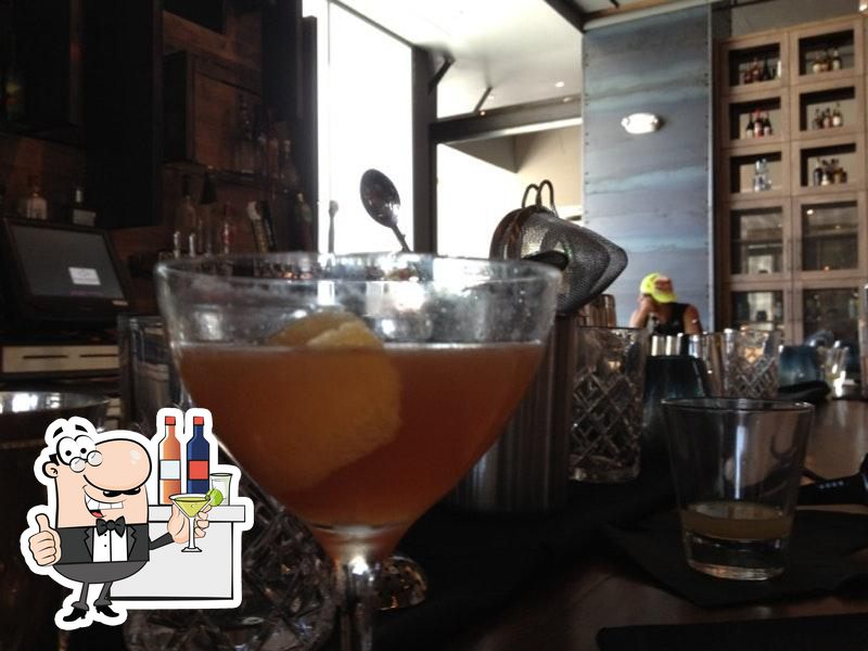 Blue Hound Kitchen & Cocktails in Phoenix - Restaurant menu and reviews