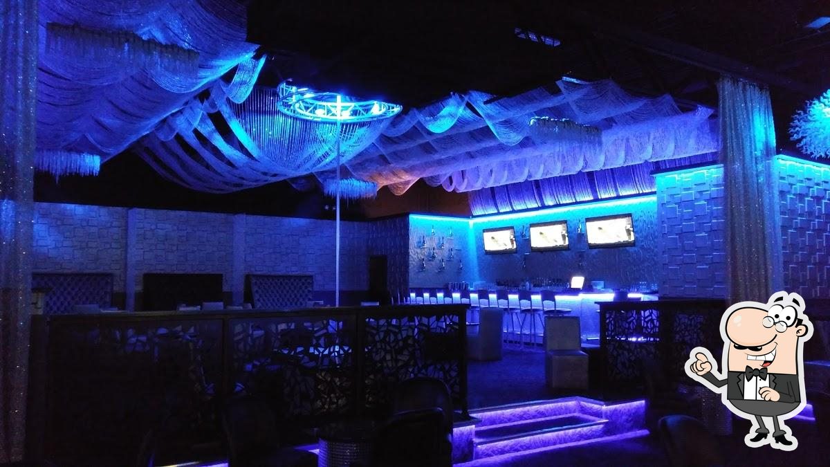 The Gold Room Chicago Gentlemen's Club in Stone Park - Restaurant reviews