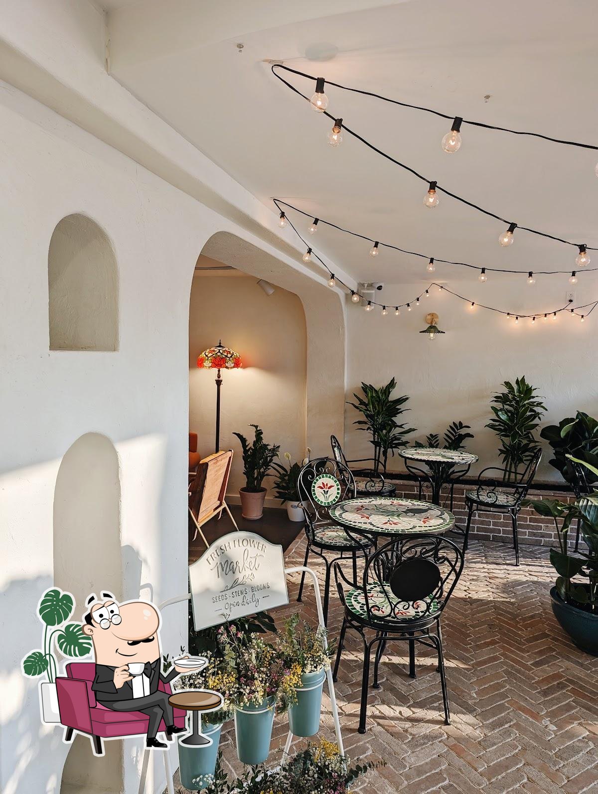 Eera Cafe Art Gallery in Montréal - Restaurant reviews
