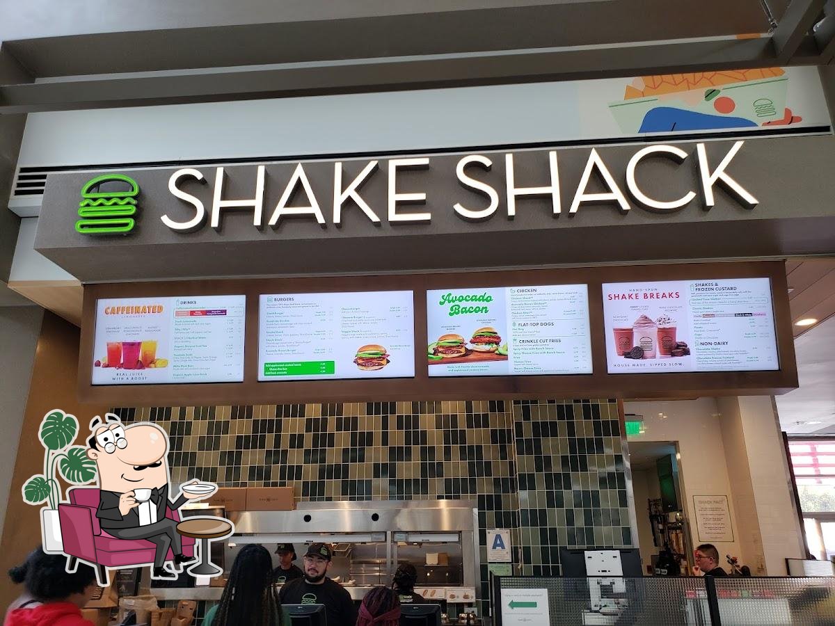 Shake Shack Westfield Plaza Bonita in National City - Restaurant reviews