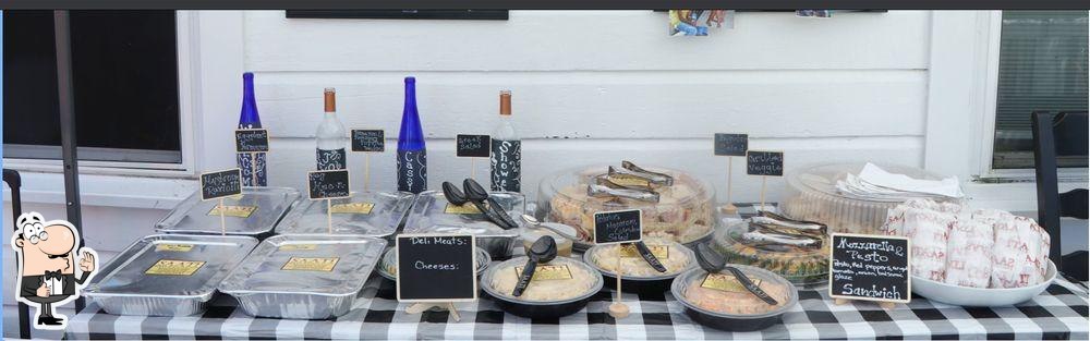 Saati Deli & Catering, 518 Broadway in Albany - Restaurant menu and reviews