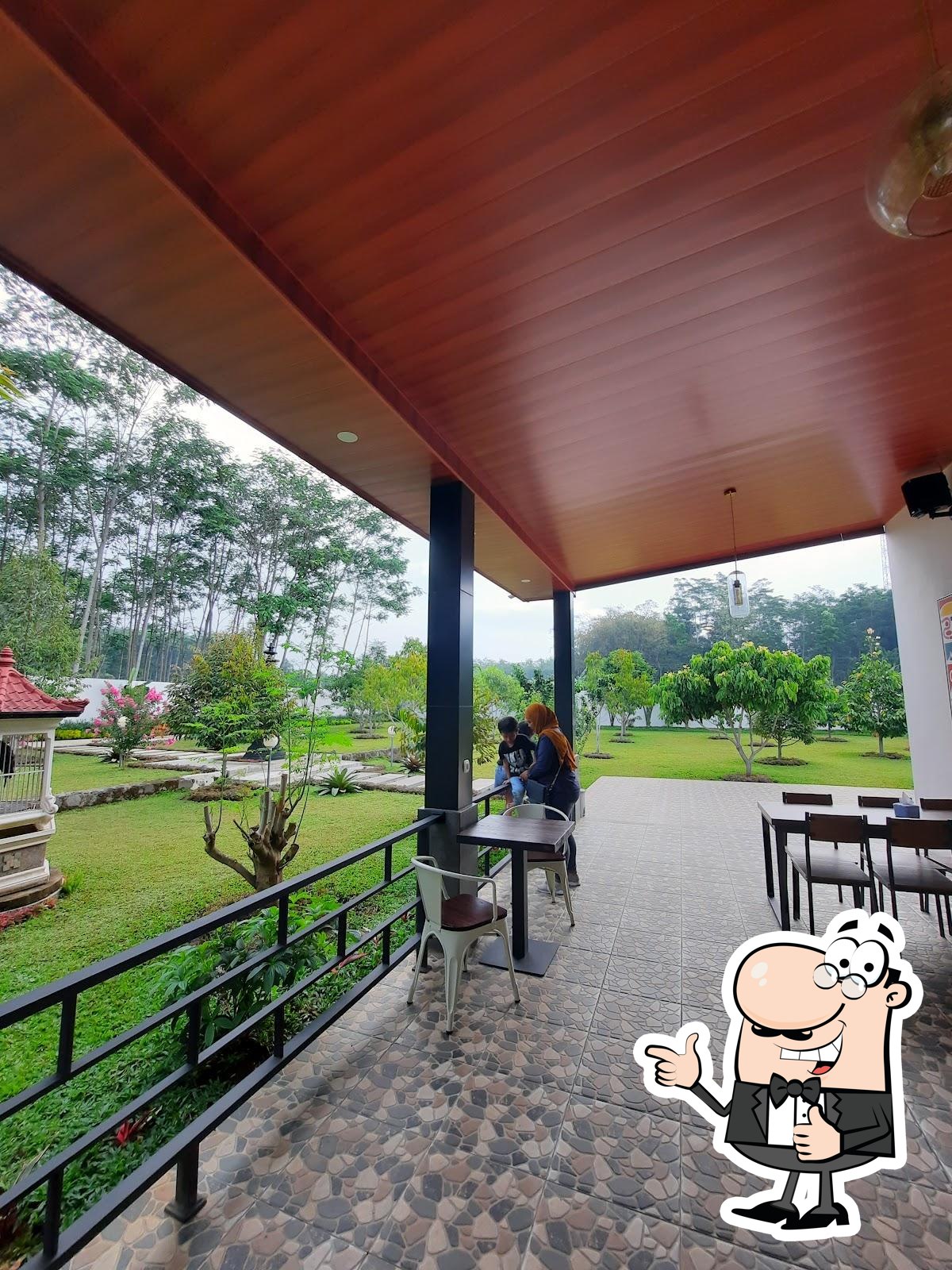 Grass Cafe, Semarang - Restaurant reviews